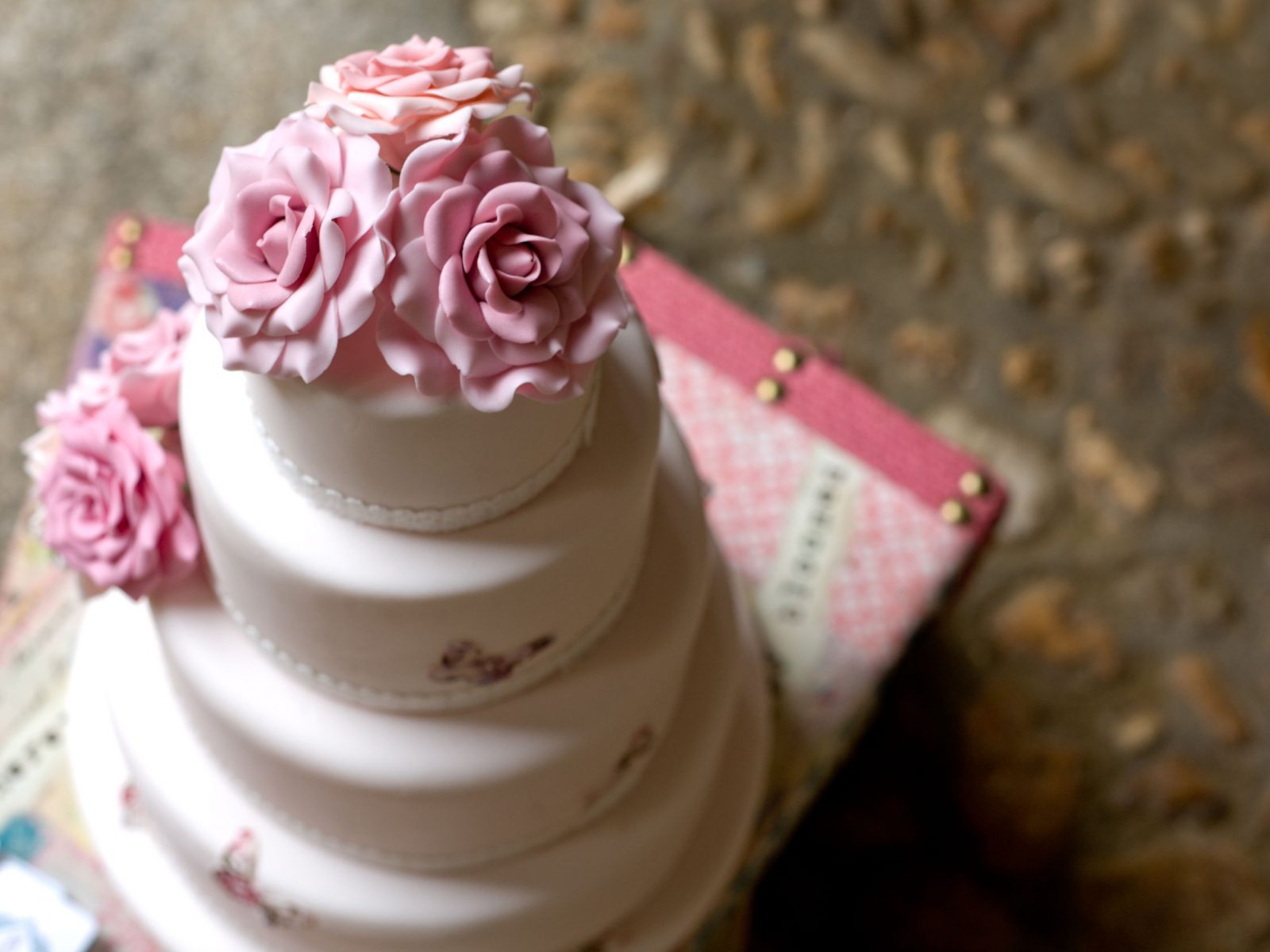 Contact - Custom Cake Design